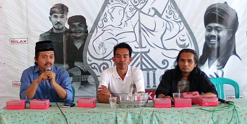 Dua Sastrawan Nasional Sambangi Sanggar “Riam Bagentar” Sebasang ...