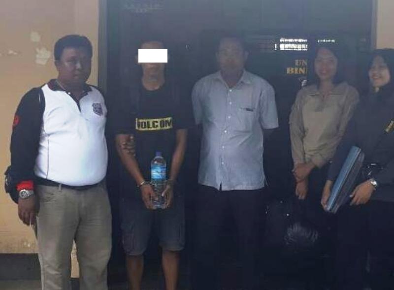 Dipukul, Dibalas dengan Tebasan Parang - Samawa Rea