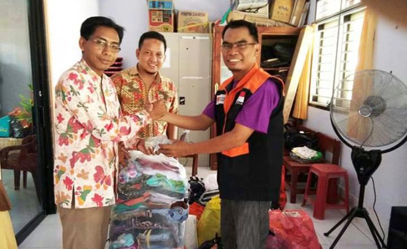 SIT Samawa Cendekia Bantu Korban Banjir Lotim - Samawa Rea