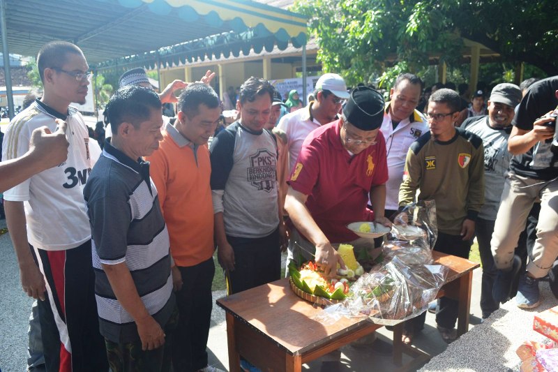 Cagub Dr Zul Potong Tumpeng di Milad PKS Sumbawa - Samawa Rea