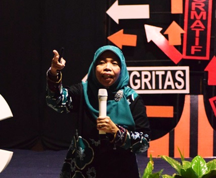 Mursidah Rambe: Ayo Bebaskan Indonesia dari Riba - Samawa Rea