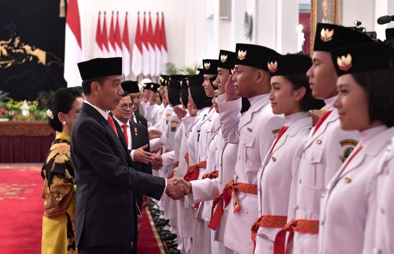Presiden Jokowi Kukuhkan Anggota Paskibraka 2018 di Istana Negara ...