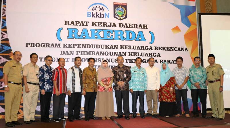 Buka Rakerda BKKBN, Wagub Ajak Kedepankan Pembangunan Keluarga - Samawa Rea