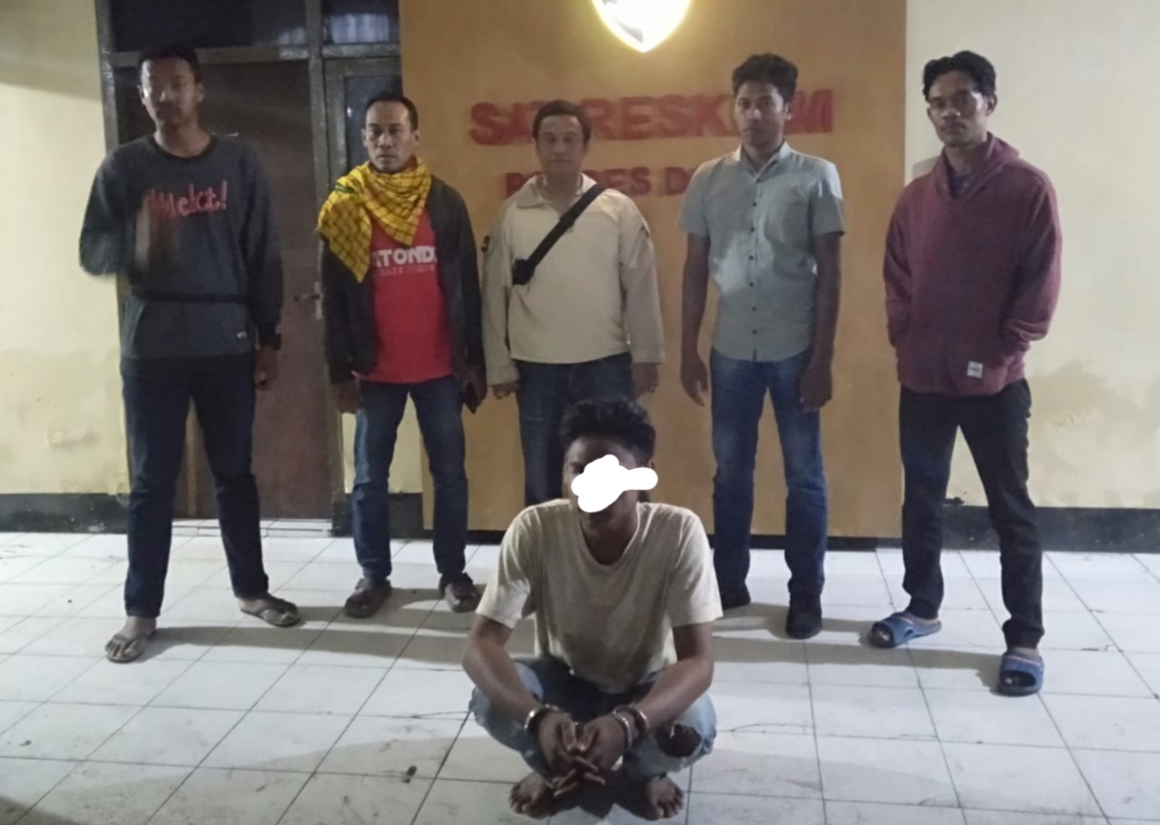 Cekikan Dibalas Tebasan Parang, Dada dan Wajah Terluka Parah - Samawa Rea