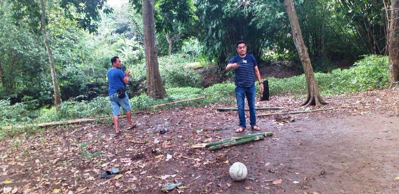 Judi “Adu Pinalti” Dibubarkan Polisi, Para Pelaku Lari Tunggang ...