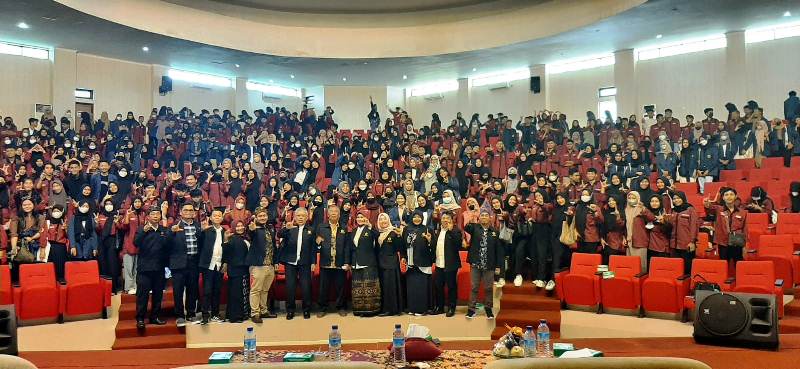 Cinta Budaya: Prodi PPKn UNRAM Gelar Kuliah Umum, Hadirkan Tokoh Adat ...