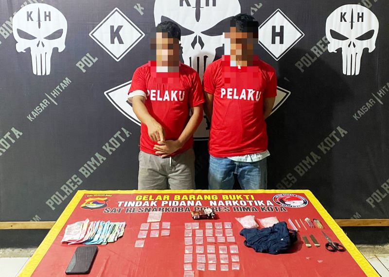 Ringkus Dua Pengedar Narkoba, Tim Kaisar Hitam Temukan 38 Klip Shabu - Samawa Rea