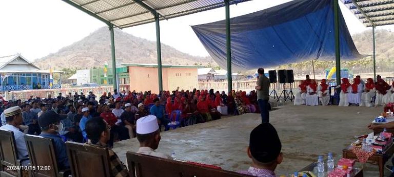 Rafiq Jadi Bupati, Imam Masjid dan Guru Ngaji di Labu Sangoro Dapat ...