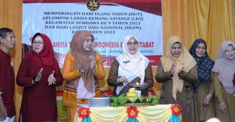 Kelompok Lansia Kemang Satange Berulang Tahun, Wabup: Semoga Selalu ...